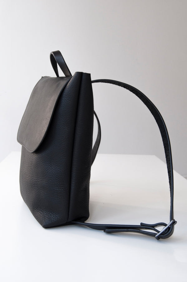 Large Ray Backpack - Black - CHC